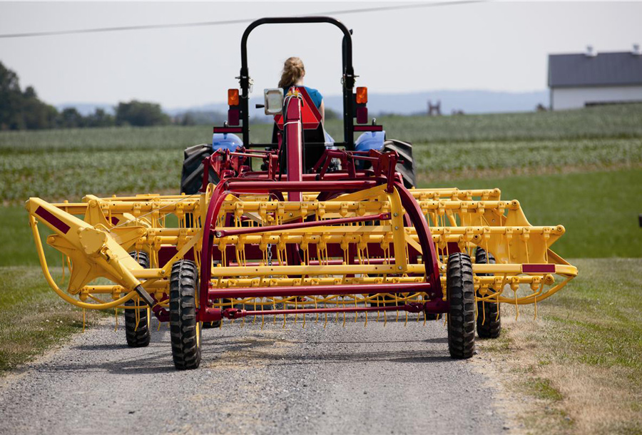 New Holland Rolabar® Rakes | Machines For All